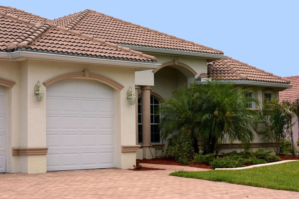 Best Roof Types to Withstand a Hurricane - HW Contracting